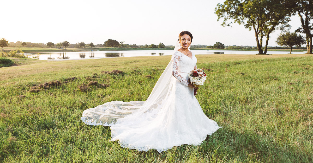 Bridal Portraits at Eberly Ranch Texas | Delfoto
